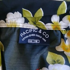 Pacific & Co. | Shirts | Pacific Co Medium Mens Ss Button Down Casual ...